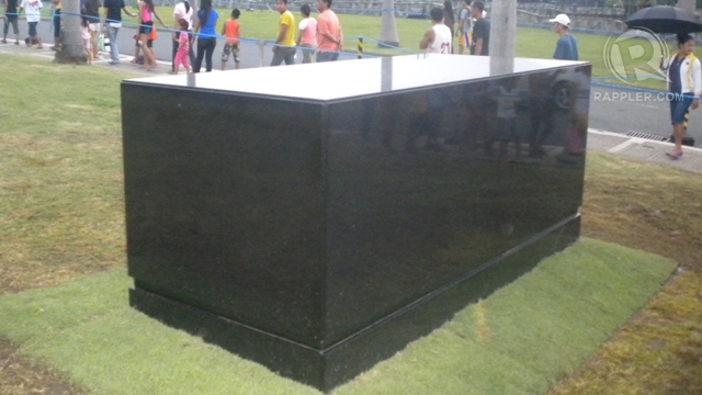 Brightest in showbiz pay tribute to Mang Dolphy