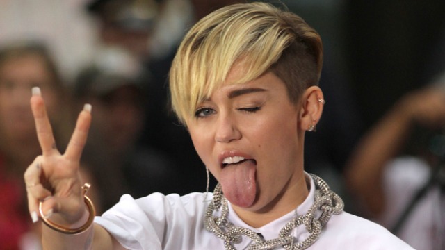 Miley Cyrus lights up a joint at MTV European Awards