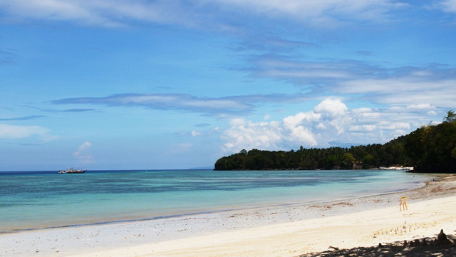 Unspoiled white beaches: Mindanao