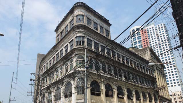 Escolta Saturday market attracts hip crowd