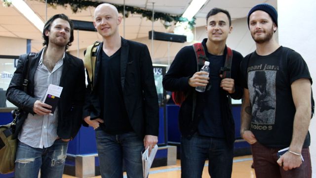 Spot-the-diff: The Fray arrival photos