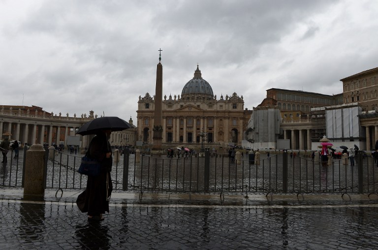 World awaits historic papal conclave